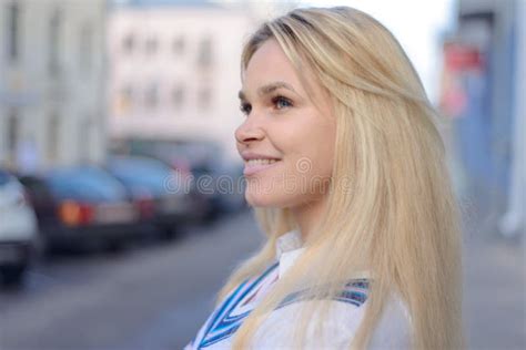 Stylish Blonde Girl On The City Street Stock Image Image Of Centre