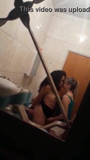 Two Naughty Friends Having Sex In The Party Bathroom Cnn Amador