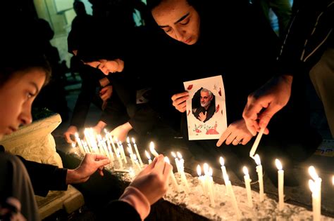 Iranians Close Ranks Behind Leaders After Us Kills Popular General