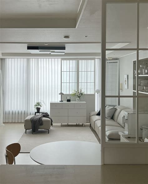 엘리스선영•우드인테리어•집꾸미기•화이트인테리어 광고 ʜᴏᴍᴜʀᴏ” 불편한 베개로 제대로 된 숙면을 못해서인지 입술 포진에 지속된 어깨결림에 정형외과가서 주사도 맞고