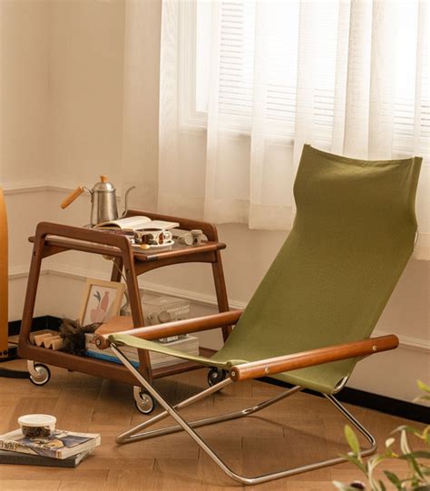 โต๊ะไม้รถเข็นสไตล์นอร์ดิก รุ่น Muu