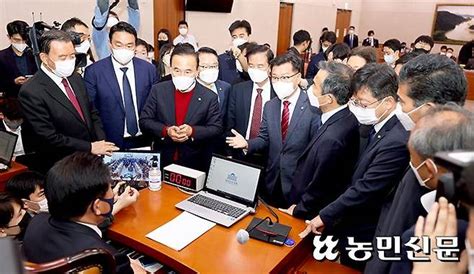 여야 양곡관리법 개정안 충돌 구조적 생산과잉 심화 Vs 쌀값 정상화·농민 보호