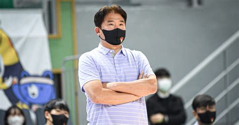 Kbl컵 결승 진출 실패 캐롯 김승기 감독 선수단 전체가 방심한 경기다
