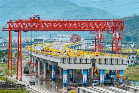 浙江温州：瑞苍高速施工忙 人民图片网