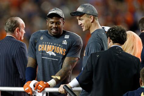 Super Bowl 2016 Broncos Defense Smothers Panthers In 24 10 Win
