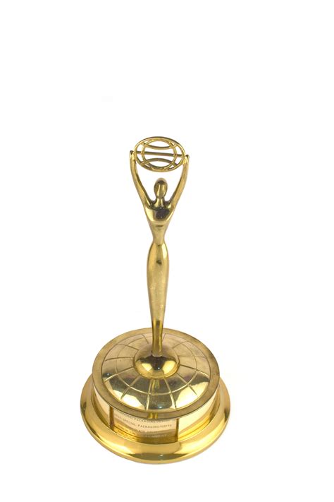 무료 이미지 축하 컵 황금의 자료 보석류 경쟁 의식 놋쇠 명예 선수권 대회 먼저 메달 빛나는 트로피 우승자 챔피언 승리 성공 금속의