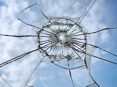 Украинский дрон ударил по людям которые шли к остановке