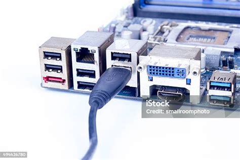 Usb 포트에 있는 흰색 배경 0명에 대한 스톡 사진 및 기타 이미지 0명 2015년 Usb 케이블 Istock