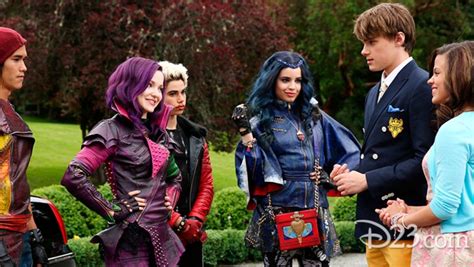 Sneak A Peek At Disneys Descendants—and More In News Briefs D23