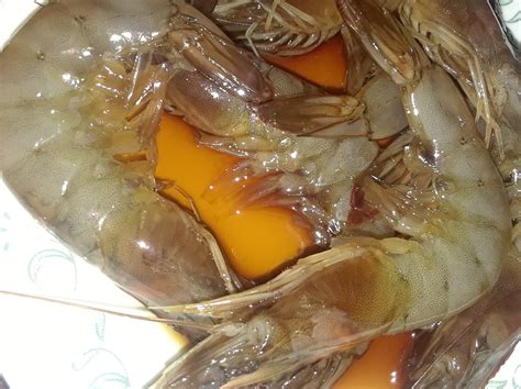 생새우 사다 담근 새우장 얇게 저며 구운 양고기 소금간만 해서 무친 시금치 나물과 이것들과 잘 어울릴법한 칡냉면 냉면육수 공수해와서 잘해먹었네요 ㅎㅎ