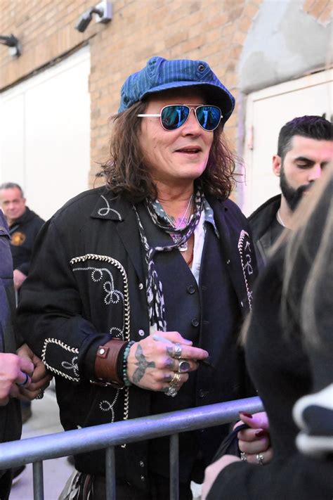 Johnny Depp Looks Unrecognizable In New Look Fans Love 1