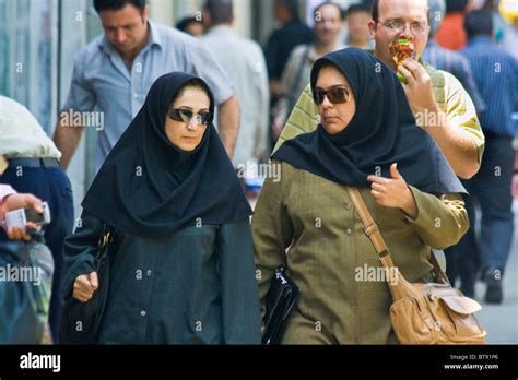 Modern Iranian Women Dress