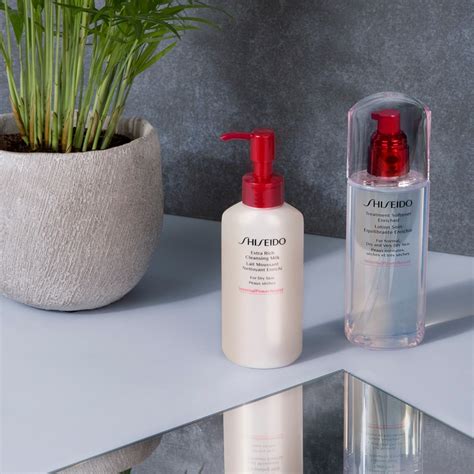 Shiseido Generic Skincare Extra Rich Cleansing Milk Cleansing Lotion