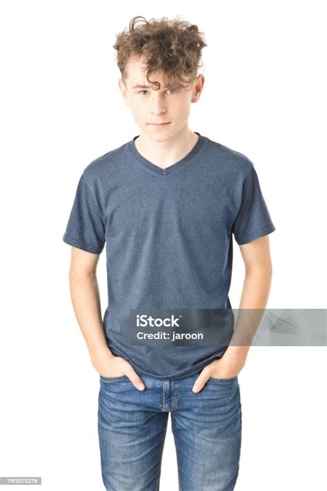 12 Jaar Oude Jongen Geïsoleerd Op Wit Stockfoto En Meer Beelden Van