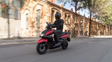 Yamaha Se Lance Dans La Cuisine Fusion Avec Un Scooter Hybride