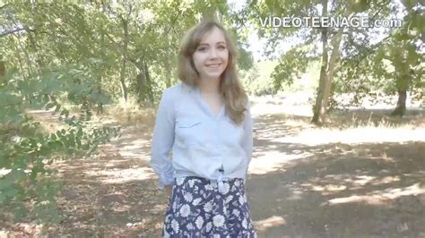 Real Green Girl Does Her First Casting