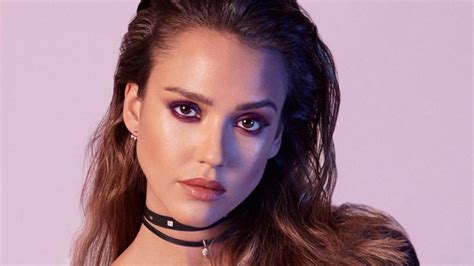 Jessica Alba Scrolller