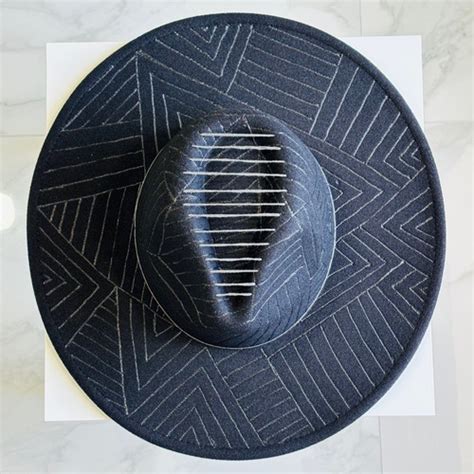 King Fedora Shoebox By Elsada