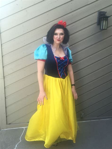 Pin By Katie Titus On Snow White Cosplay Snow White Cosplay Disney