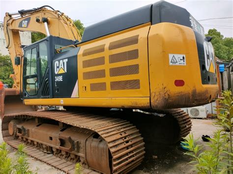 Komatsu Vs Caterpillar Excavator Which One Is Right For You Leading Engineering Machinery Co