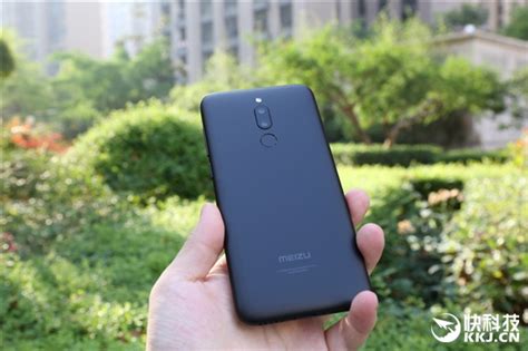 Meizu M6T Hands On Pictures: A Sleek Design To The Rescue - Gizmochina