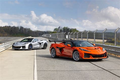 Corvette Zr1x Vs Stingray E Ray Z06 And Zr1 How Do Chevys Mid