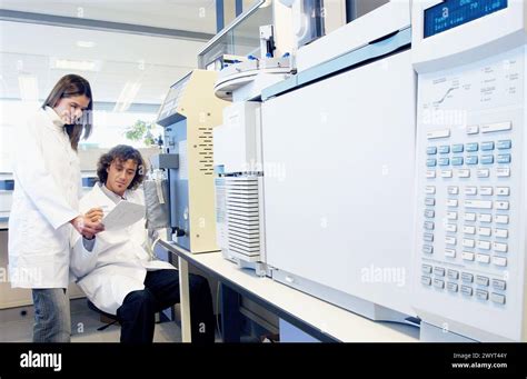 Gas Chromatographer With Thermal Conductivity Detector Tcd Electron Capture Detector Ecd