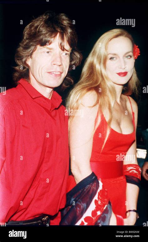Young Jerry Hall And Mick Jagger 905 Mick Jagger Jerry Hall Fotos En