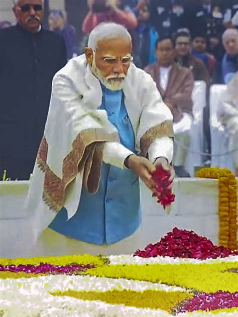 महात्मा गांधी की 76वीं पुण्यतिथि पर पीएम मोदी ने इस खास अंदाज में दी