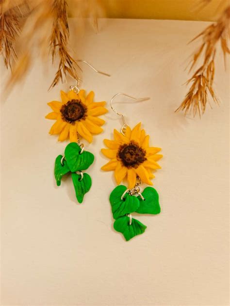 Обеци слънчогледи от полимерна глина Крокодил бг