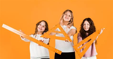 Enfants Intelligents étude De Groupe Travail D équipe Et Aide