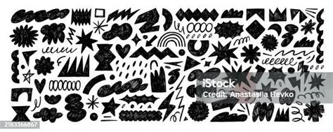 펑키한 낙서 어린아이 스타일의 인물 크레용으로 그린 기하학적 모양 모음 연필 또는 분필로 그린 별 화살표 원 구불구불한 및 다양한 순진한 기본 모양 기괴한 기하학적 형태