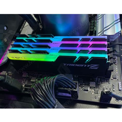 خرید رم 16 گیگ Ddr4 4000 جی اسکیل استوک با گارانتی آواژنگ