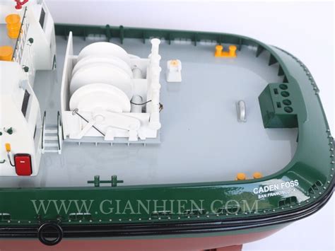 Caden Foss Tugboat Models Gia Nhiên