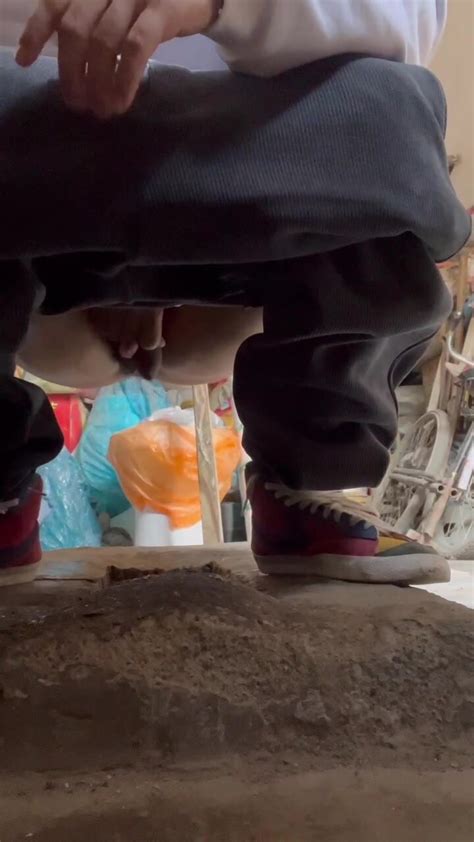 Straight Asian Muscle Jock Squat Shit S03