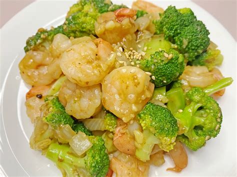 탱글탱글 새우와 아삭한 브로콜리의 만남 브로콜리 새우볶음 만드는 법