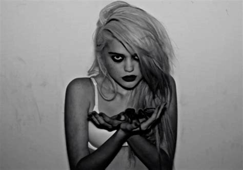 Sky Ferreira 7 92 56 32 25 33 32b Bra 118lbs 7 Shoe Singer Song Writer Venice Beach