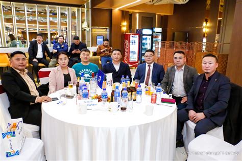 Увсчууд Унаган нутагтайгаа хүйн холбоотой шижигнэсэн залуус аав ээж ах дүүсийнхээ адилаар бие