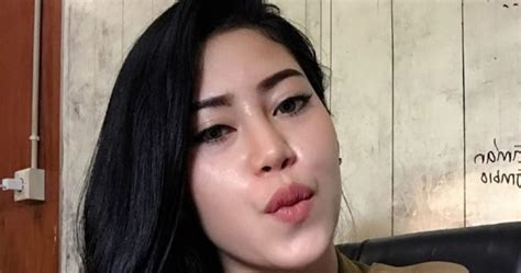 KISAH SEX BERCINTA DENGAN PNS YANG MEMPUNYAI NAFSU MEMBARA Agen Pusat Lendir