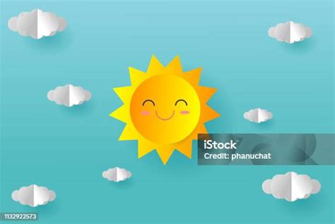 파란 하늘에 종이 접기 종이 태양과 구름 종이 아트 스타일 흰 종이 구름과 태양 종이 컷 그림 벡터의 구성 된 추상적인 배경 0명에 대한 스톡 벡터 아트 및 기타 이미지