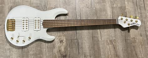 Show Your White Basses Page 43