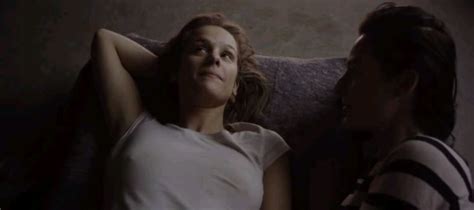 Nackte Babette Holtmann In Caged Ii