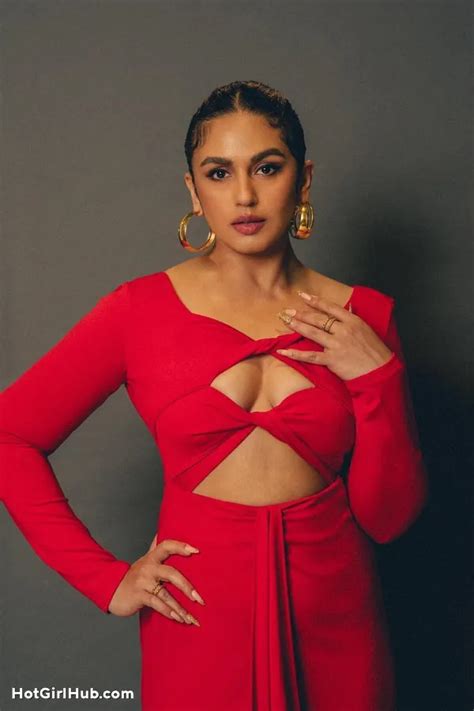 Hot Bollywood Actress Huma Qureshi Big Boobs Pics