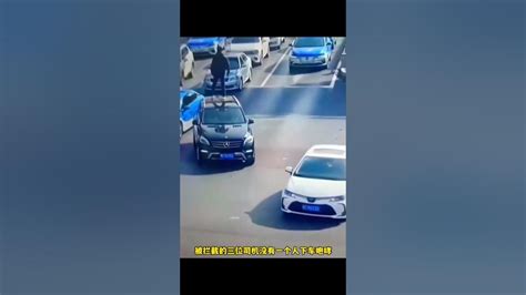 生活不易，每个人都背负着自己的压力前行，这世间的艰辛，又有几人能真正知晓呢。 心酸一幕 Youtube