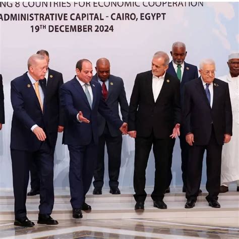 تصویر جالب از استقبال رییس جمهور مصر از پزشکیان