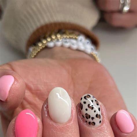 Pin By Trending Voyage On Simple Fall Nails Girly Acrylic Nails Cute
