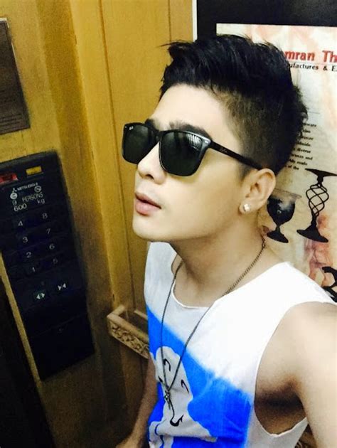 M Y A N M A R H U N K S Zay Ye Htet Selfie