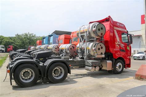 【图】中国重汽 Howo Th7重卡 530马力 6x4 Lng自动档牵引车双气瓶zz4257v384hf1lb实拍图片