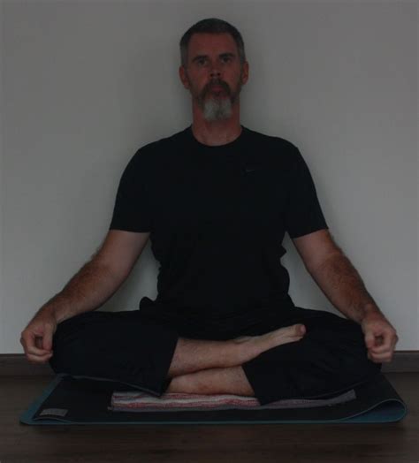 5 Seated Meditation Postures How To Choose The One Right For You Artofit