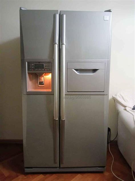 Продавам стар хладилник с фризер Хладилник Daewoo Сив Хладилници Фризери Бургас Прода